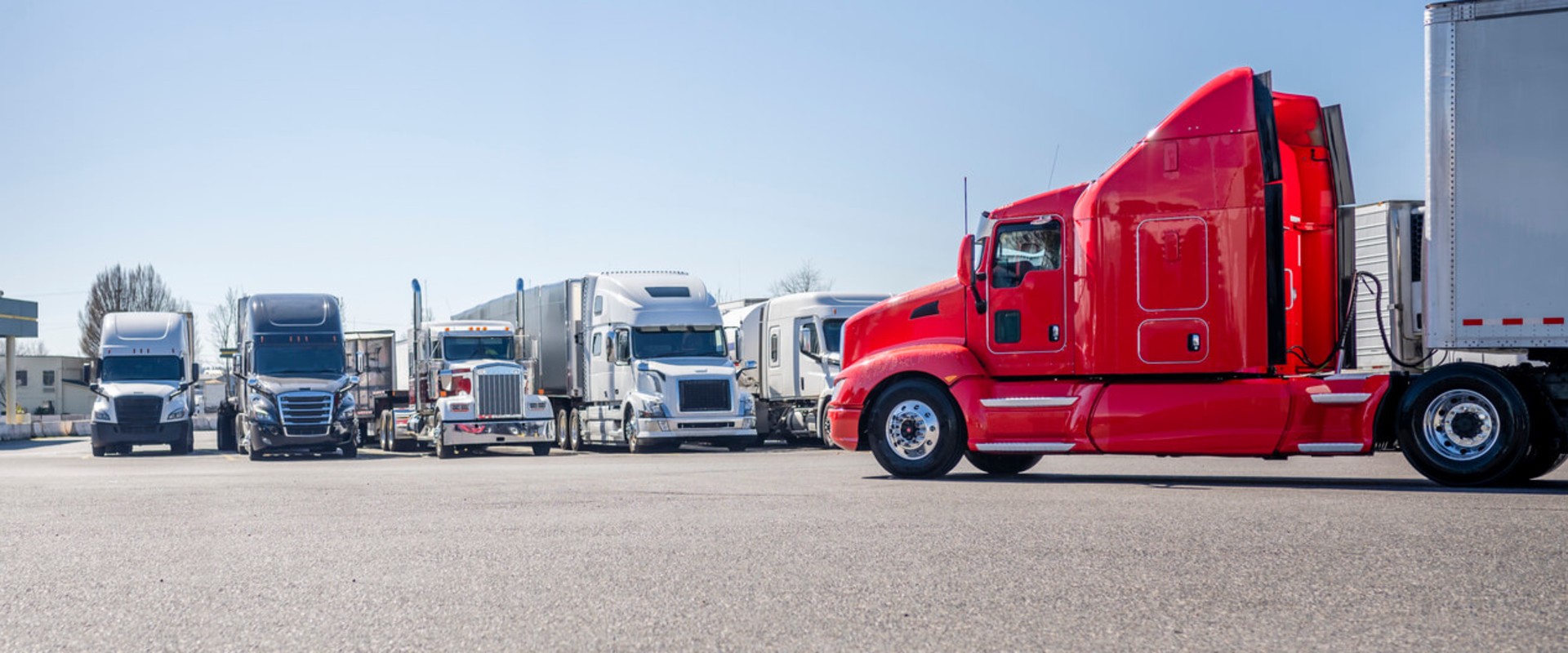 The Essential Guide to Interstate Trucking Services